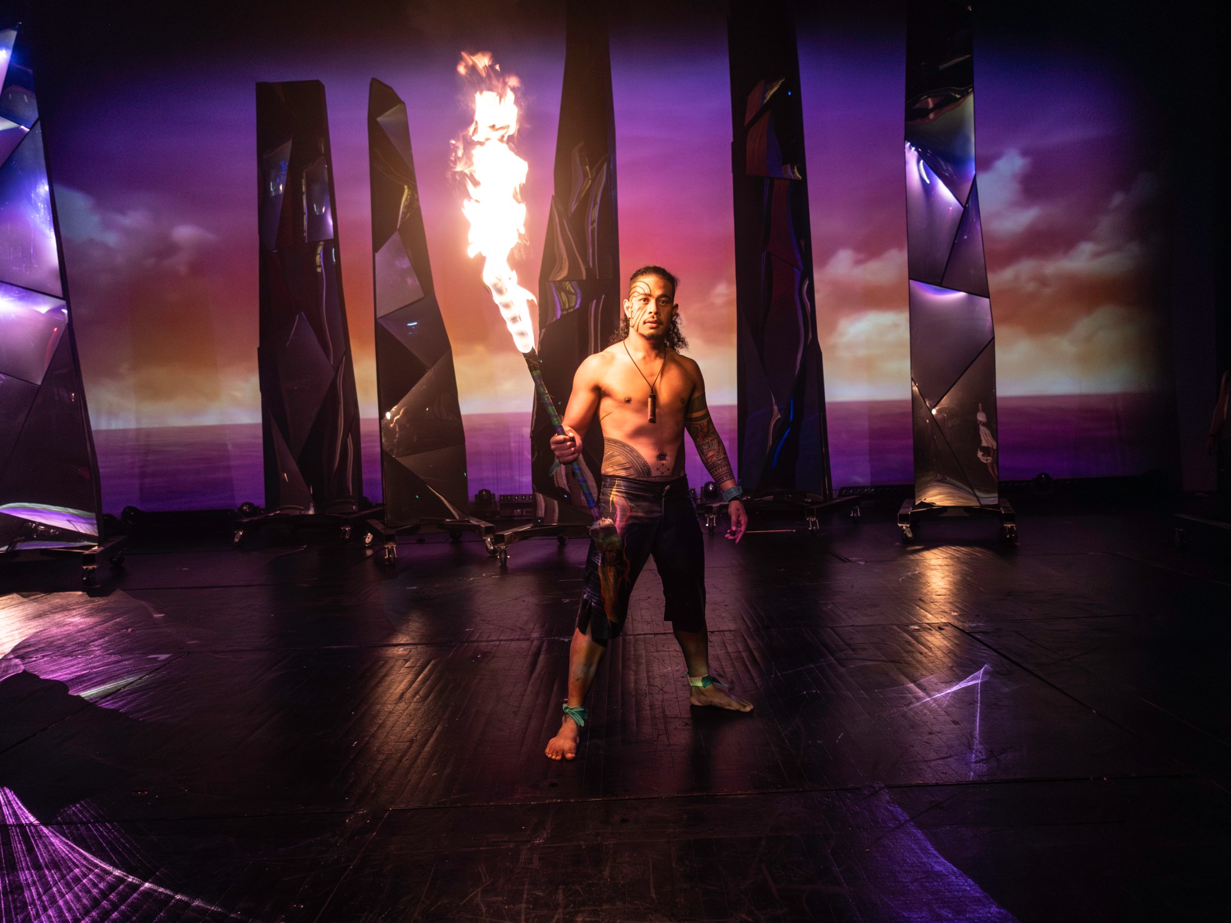 Tumon Guam Shows, Cruises, Clubs & Bars | BG Tours Guam